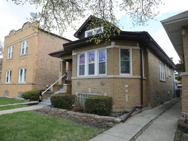 2955 N Lotus Ave, Chicago, IL 60641 | MLS #12612 | Compass