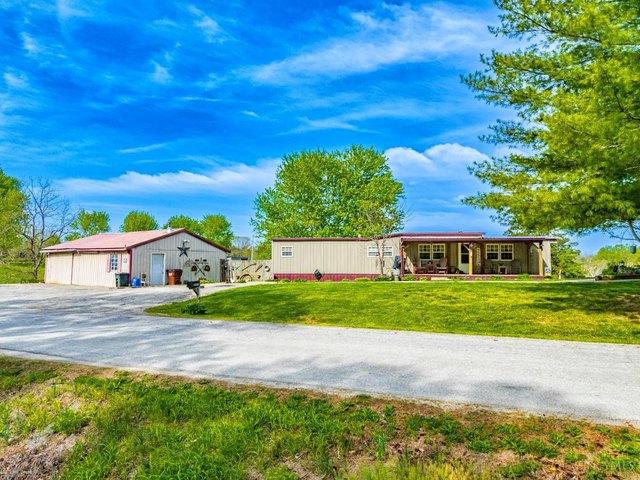2955 Ginger Ridge Rd, Manchester, OH 45144