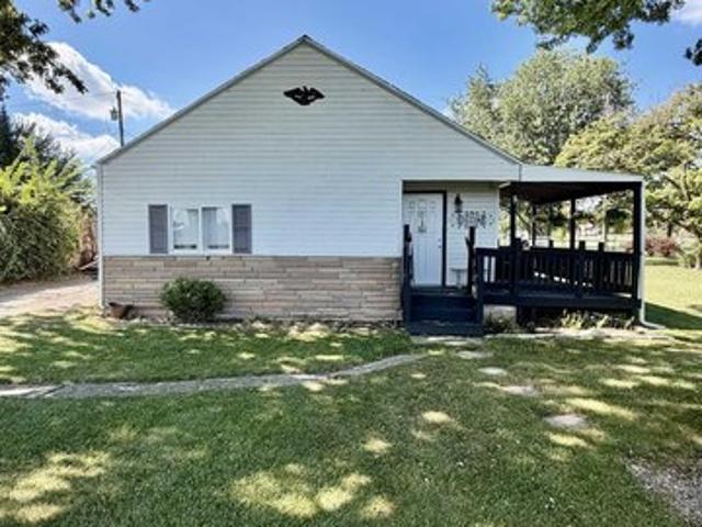 2956 Nadeau Rd, Monroe, MI 48162