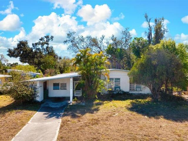2956 Greenbriar St, Sarasota, FL 34237