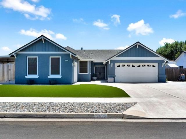 2956 Griffith Ave, Clovis, CA 93611
