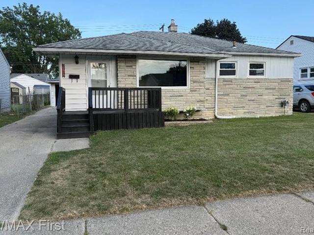 29570 Rosemont St, Roseville, MI 48066