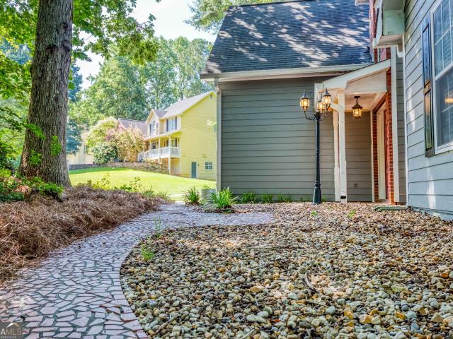 2957 Forest Court