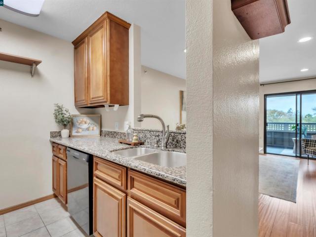 29583 Vanderbilt St, Unit 310, Hayward, CA 94544 | MLS #41114 | Compass