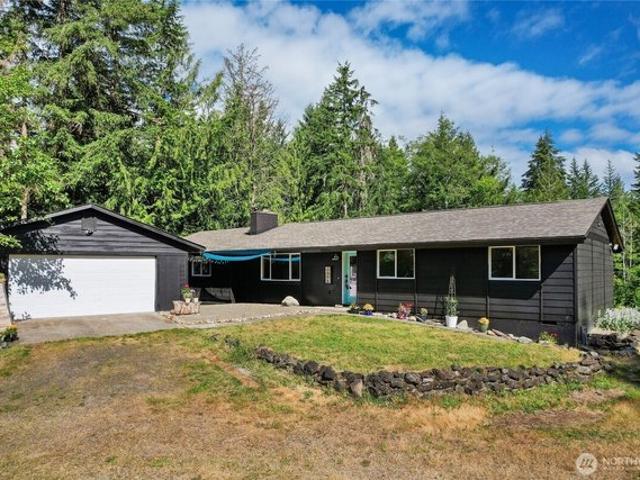 2958 NW Four Wheel Dr, Seabeck, WA 98380