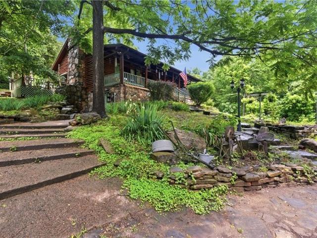 2958 County Road 560, Berryville, AR 72616