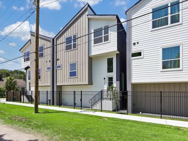 2959 Delafield St, Houston, TX 77023