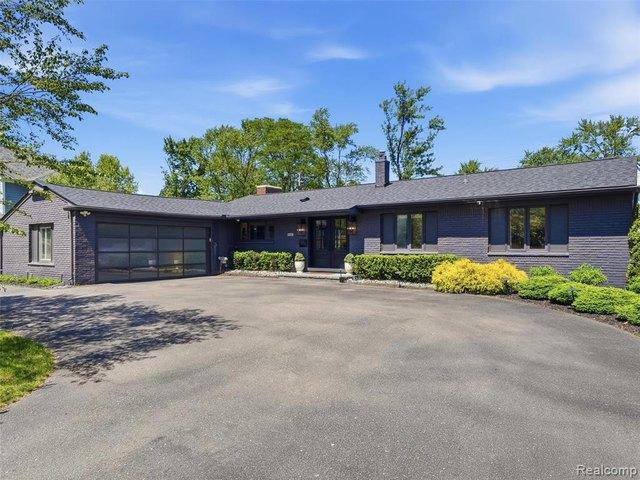 2950 Middlebury Ln, Bloomfield Hills, MI 48301