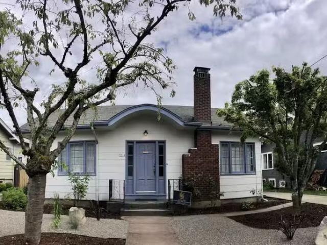 $2950 Beaumont Wilshire 2 Bedroom 1.5 Bathroom House In NE Por.