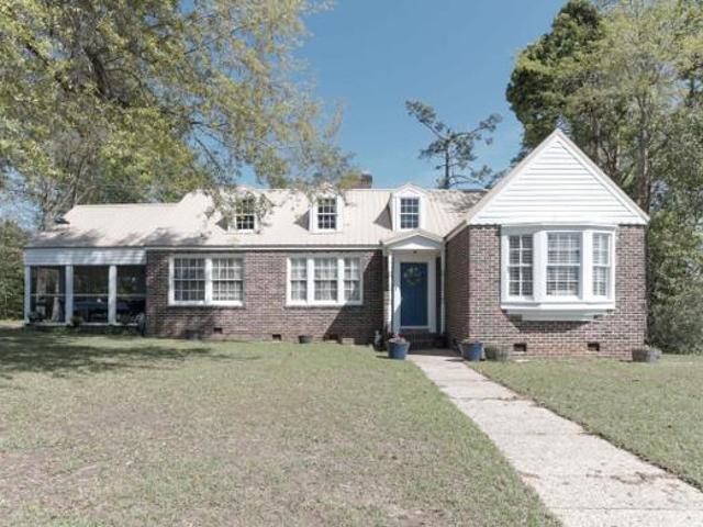 2950 Wynn St, Marianna, FL 32446