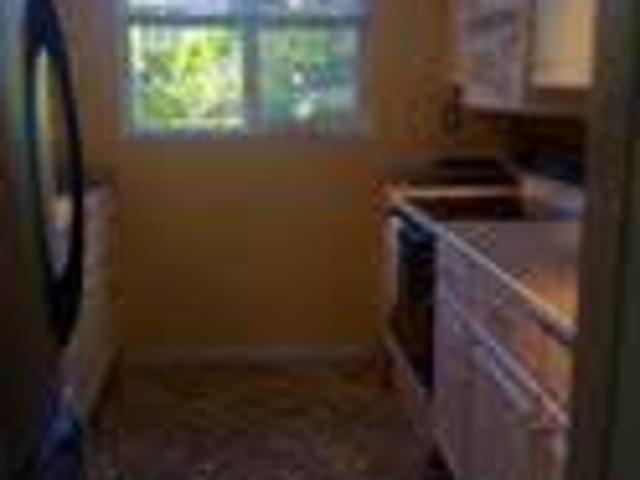 $2950 / 3br 1500ft² Large Clean Townhome safe quiet community