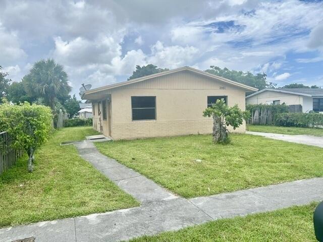 2951 NW 8th St, Pompano Beach, FL 33069