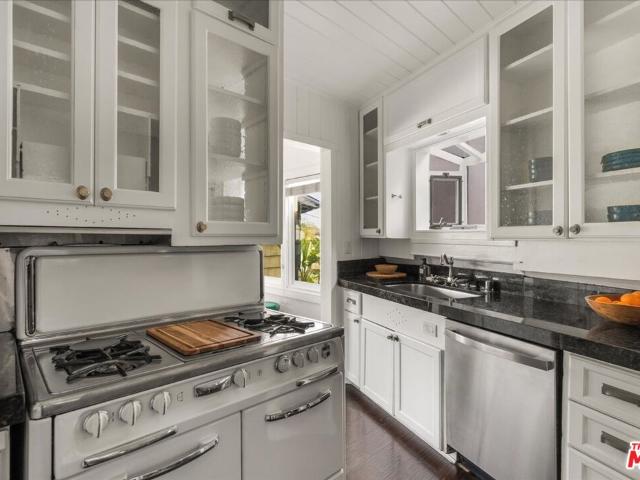 2951 Park Center Dr, Los Angeles, CA 90068 | MLS #26644