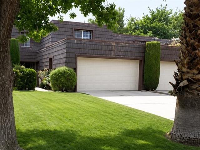 2951 Pinehurst Dr, Las Vegas, NV 89109