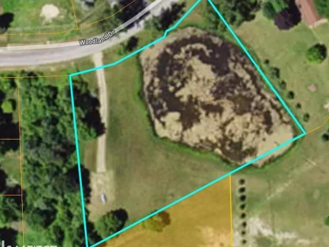 2951 Woodland Drive