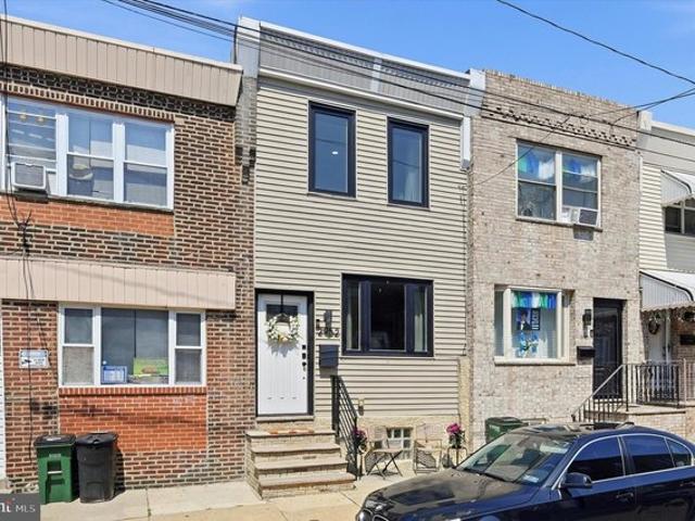 2952 S Sydenham St, Philadelphia, PA 19145