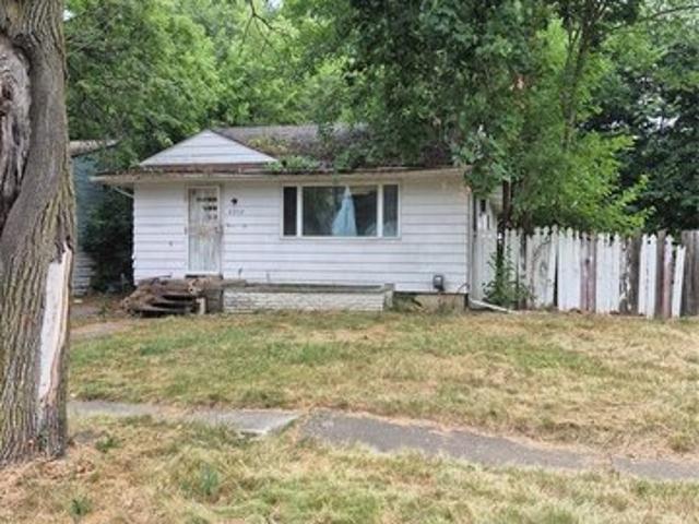 2952 Wolcott St, Flint, MI 48504