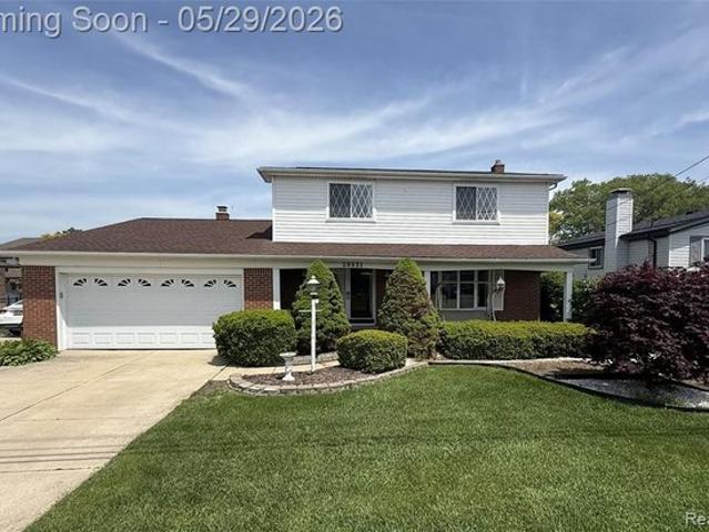 29531 N Seaway Ct, Harrison Township, MI 48045