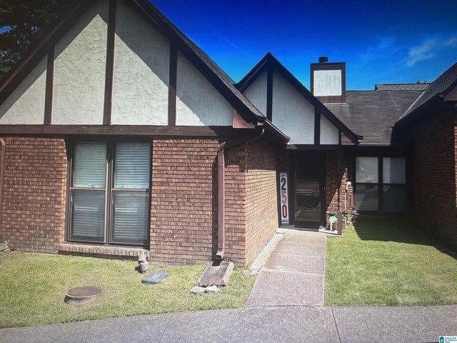 2953 Massey Rd, Vestavia Hills, AL 35216