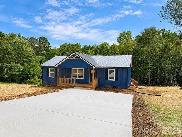 2953 Link Dr, Granite Falls, NC 28630
