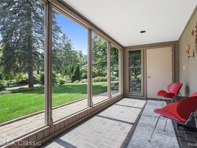 2953 Little Lane