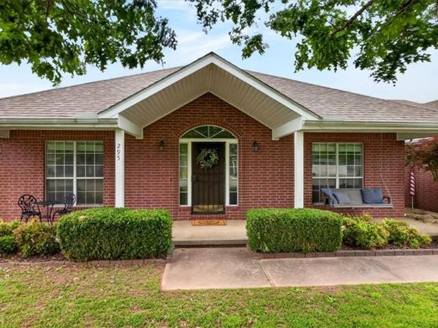 295 Countryside Dr, Farmington, AR 72730