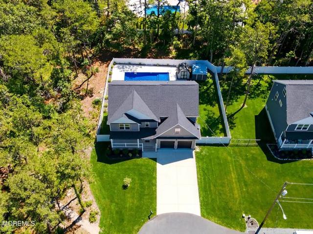 295 Coolidge Ave, Bayville, NJ 08721