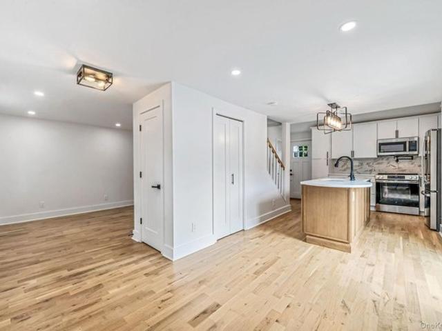 295 Cuba Hill Rd, Huntington, NY 11743