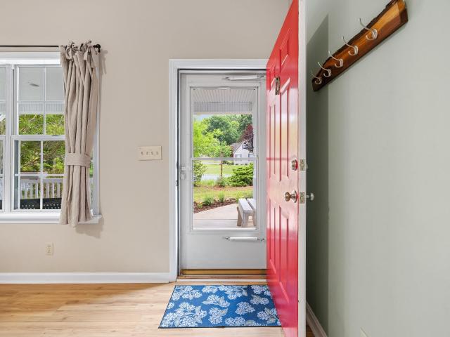 295 blackthorn ln