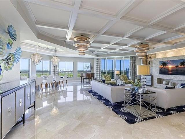 295 Grande Way Ph 2, Naples, FL 34110