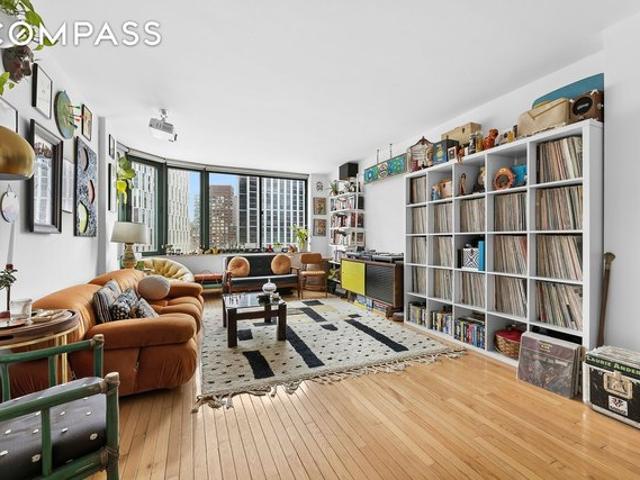 295 Greenwich St Apt 11E, Manhattan, NY 10007