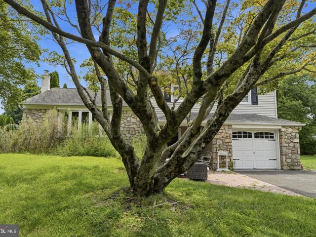 295 Doris Avenue