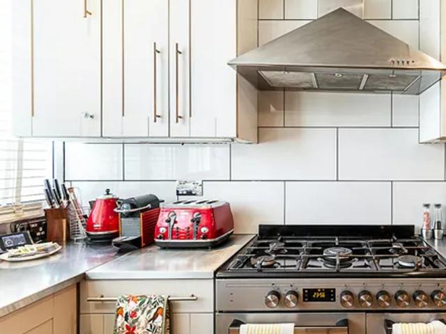 295 Danebury Avenue, London, SW15 4DL, United Kingdom | 6 bed apartment for rent #165809916 | Rentberry