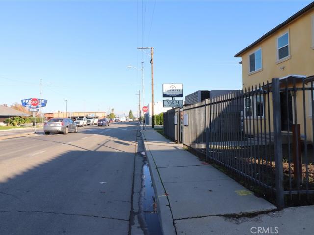 295 E Lerdo Highway