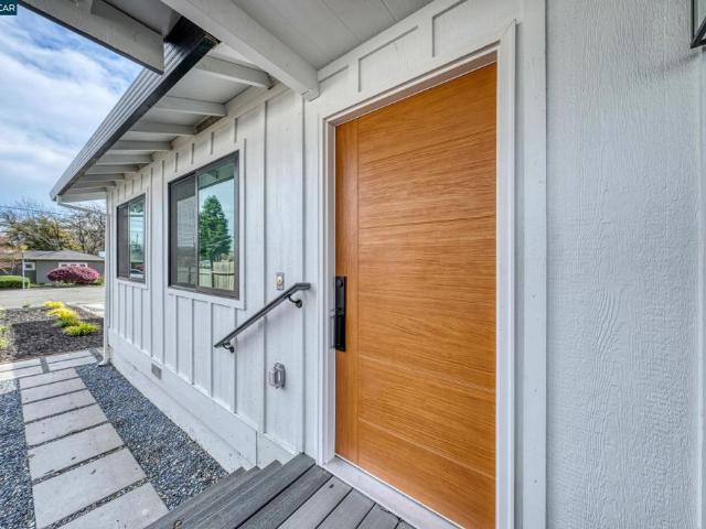 295 Foothill Blvd