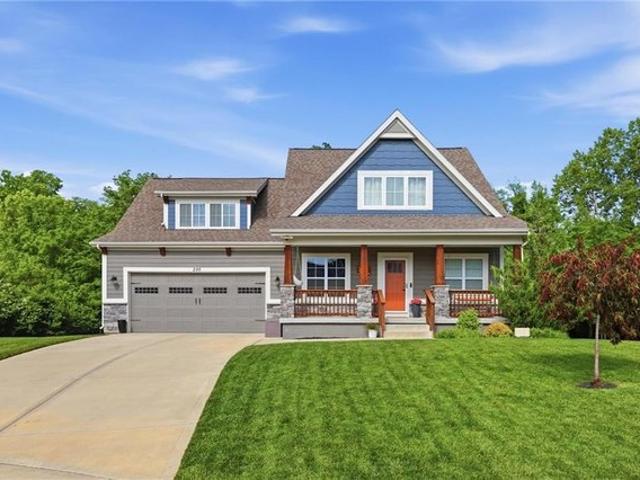 295 Fawn Ln, Liberty, MO 64068