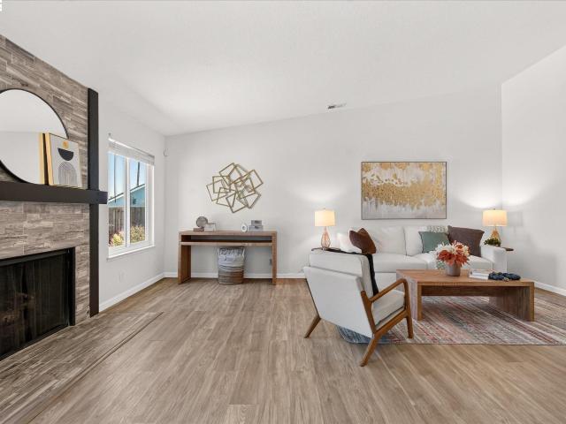 295 Iris Rd