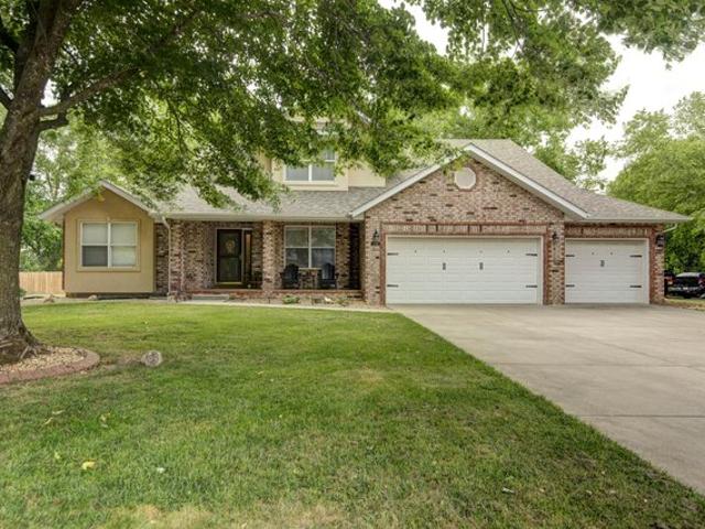 295 Oak Tree Ln, Ozark, MO 65721