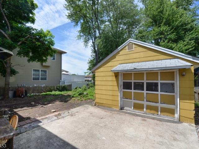 295 Lanza Ave