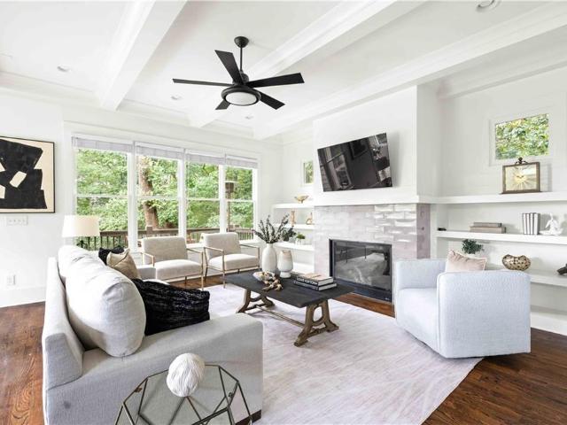 295 Mathews Avenue NE
