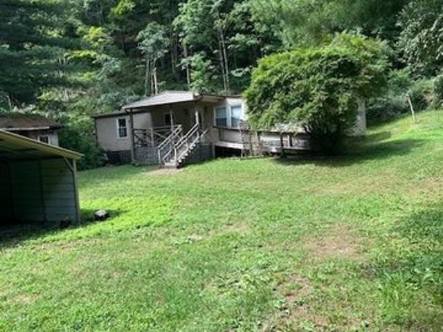 295 Mill Creek Rd, Raven, VA 24639