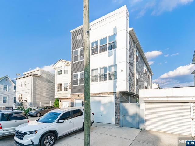 295 N 10th Street