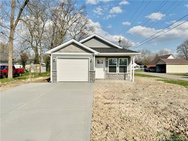 295 S 4th St, Austin, IN 47102