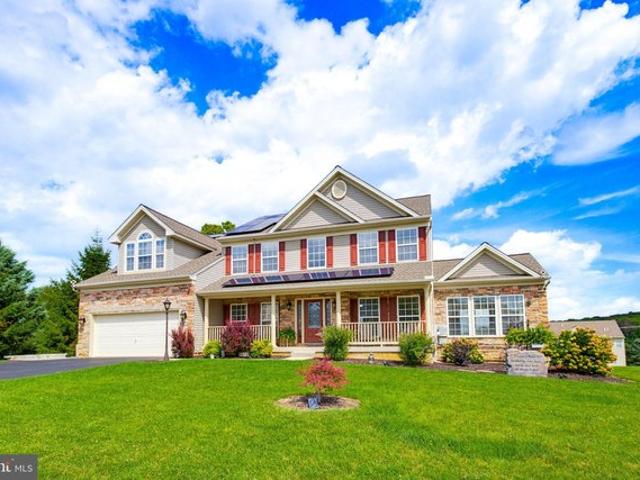 295 Palomino Dr, York, PA 17402