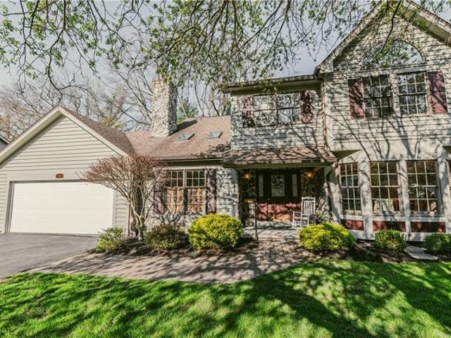 295 Willow Creek Ln, Rochester, NY 14622