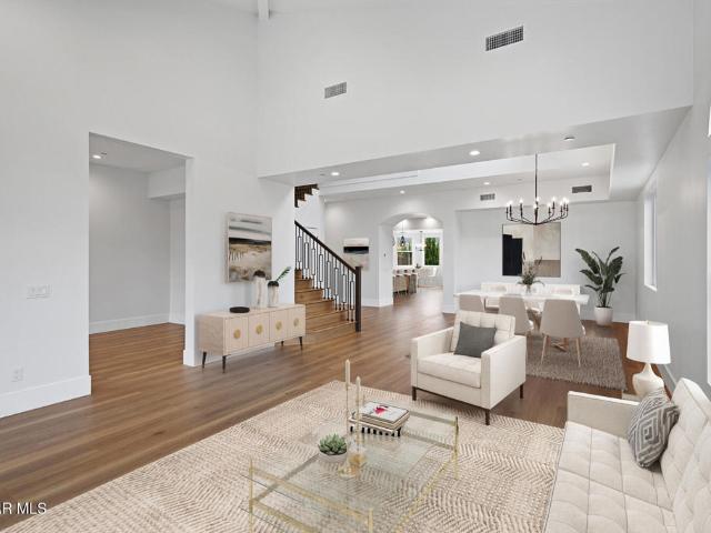 295 Toyon Court