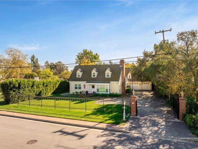 2964 Lombardy Rd, Pasadena, CA 91107