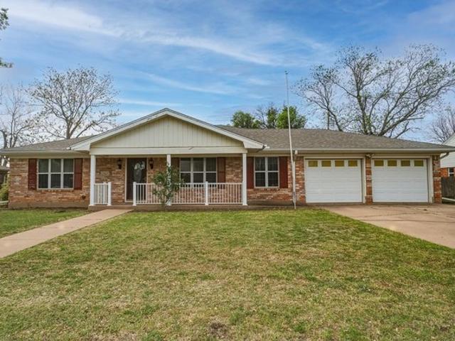 2965 Arrowhead Dr, Abilene, TX 79606