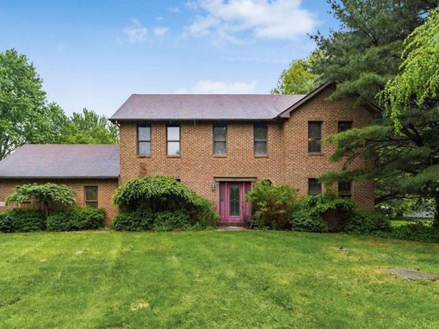 2966 Knoll Dr, Gahanna, OH 43230