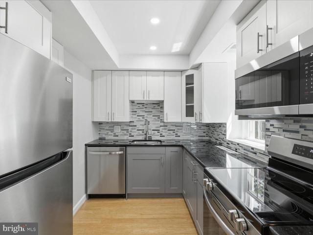 2966 S Columbus St, Unit B2, Arlington, VA 22206 | MLS #VAAX2064